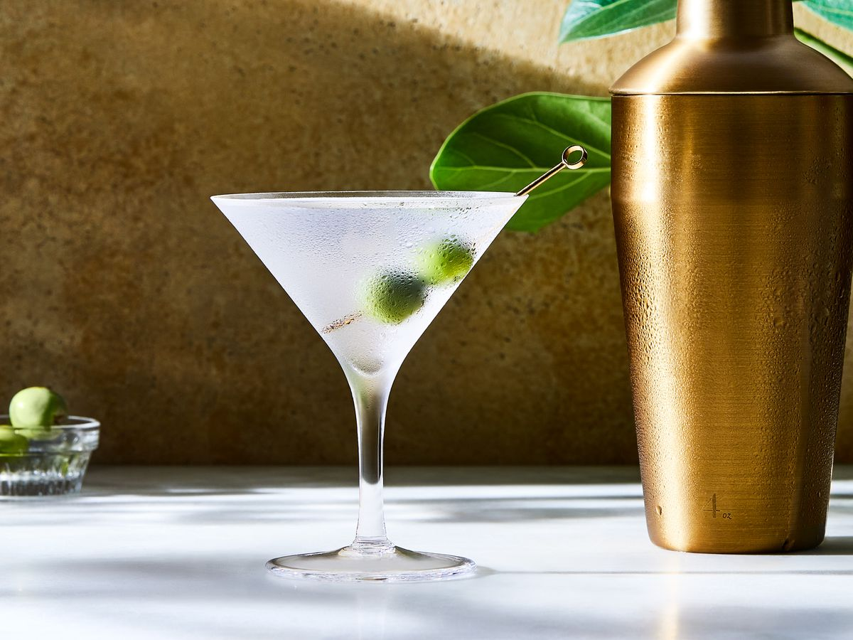 How to Make a Gin Martini Cocktail? – Sakuto Knives